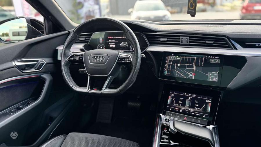 Melns Audi E-Tron 2021 Radviliškis, ar dzinēja tilpumu 0.00 L un nobraukumu 54 tūkst. km par 33578 €, foto 18 vietnē AUTOMOTO.COM.LV