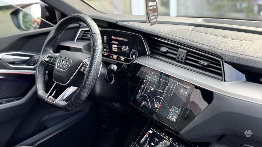 Melns Audi E-Tron 2021 Radviliškis, ar dzinēja tilpumu 0.00 L un nobraukumu 54 tūkst. km par 33578 €, foto 20 vietnē AUTOMOTO.COM.LV