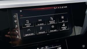 Melns Audi E-Tron 2021 Radviliškis, ar dzinēja tilpumu 0.00 L un nobraukumu 54 tūkst. km par 33578 €, foto 28 vietnē AUTOMOTO.COM.LV