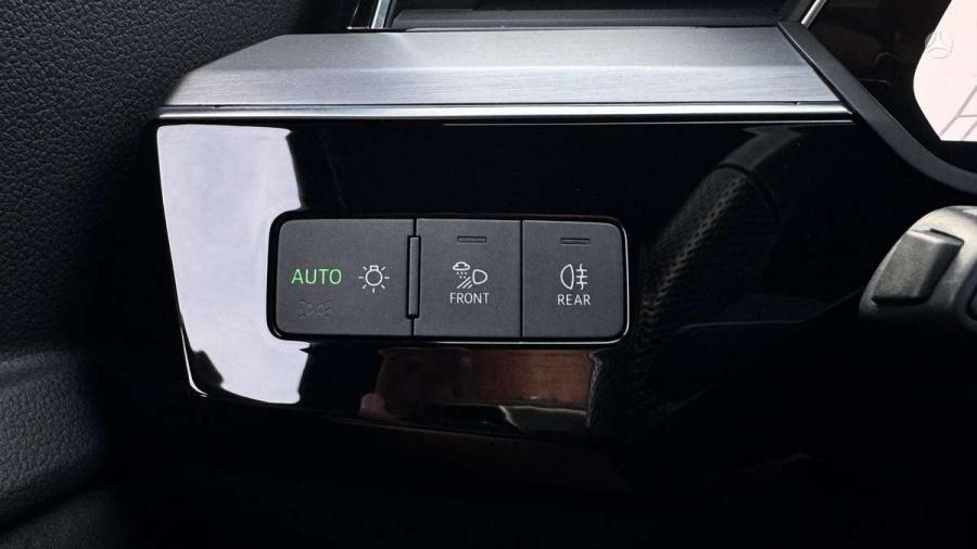Melns Audi E-Tron 2021 Radviliškis, ar dzinēja tilpumu 0.00 L un nobraukumu 54 tūkst. km par 33578 €, foto 35 vietnē AUTOMOTO.COM.LV