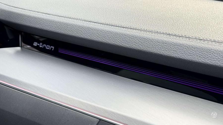 Melns Audi E-Tron 2021 Radviliškis, ar dzinēja tilpumu 0.00 L un nobraukumu 54 tūkst. km par 33578 €, foto 36 vietnē AUTOMOTO.COM.LV