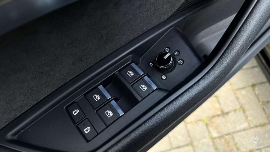 Melns Audi E-Tron 2021 Radviliškis, ar dzinēja tilpumu 0.00 L un nobraukumu 54 tūkst. km par 33578 €, foto 37 vietnē AUTOMOTO.COM.LV