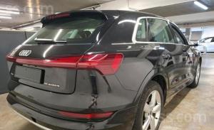 Black Audi E-Tron 2021 in Riga, with an engine capacity of 0.00 L and mileage of 71 thousand km for 25950 €, photo 5 on AUTOMOTO.COM.LV