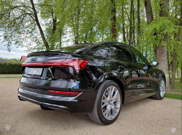 Black Audi E-Tron 2021 in Vilkaviskis, with an engine capacity of 0.00 L and mileage of 58 thousand km for 27400 €, photo 6 on AUTOMOTO.COM.LV