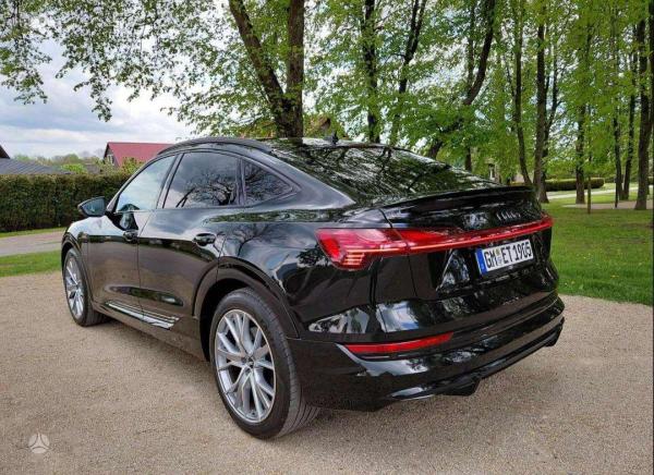 Black Audi E-Tron 2021 in Vilkaviskis, with an engine capacity of 0.00 L and mileage of 58 thousand km for 27400 €, photo 9 on AUTOMOTO.COM.LV