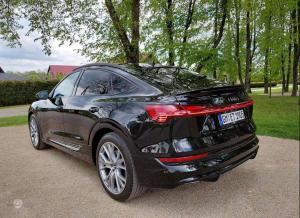 Black Audi E-Tron 2021 in Vilkaviskis, with an engine capacity of 0.00 L and mileage of 58 thousand km for 27400 €, photo 9 on AUTOMOTO.COM.LV