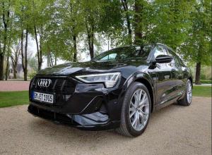 Black Audi E-Tron 2021 in Vilkaviskis, with an engine capacity of 0.00 L and mileage of 58 thousand km for 27400 €, photo 15 on AUTOMOTO.COM.LV