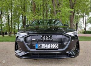 Black Audi E-Tron 2021 in Vilkaviskis, with an engine capacity of 0.00 L and mileage of 58 thousand km for 27400 €, photo 16 on AUTOMOTO.COM.LV