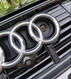 Black Audi E-Tron 2021 in Vilkaviskis, with an engine capacity of 0.00 L and mileage of 58 thousand km for 27400 €, photo 17 on AUTOMOTO.COM.LV