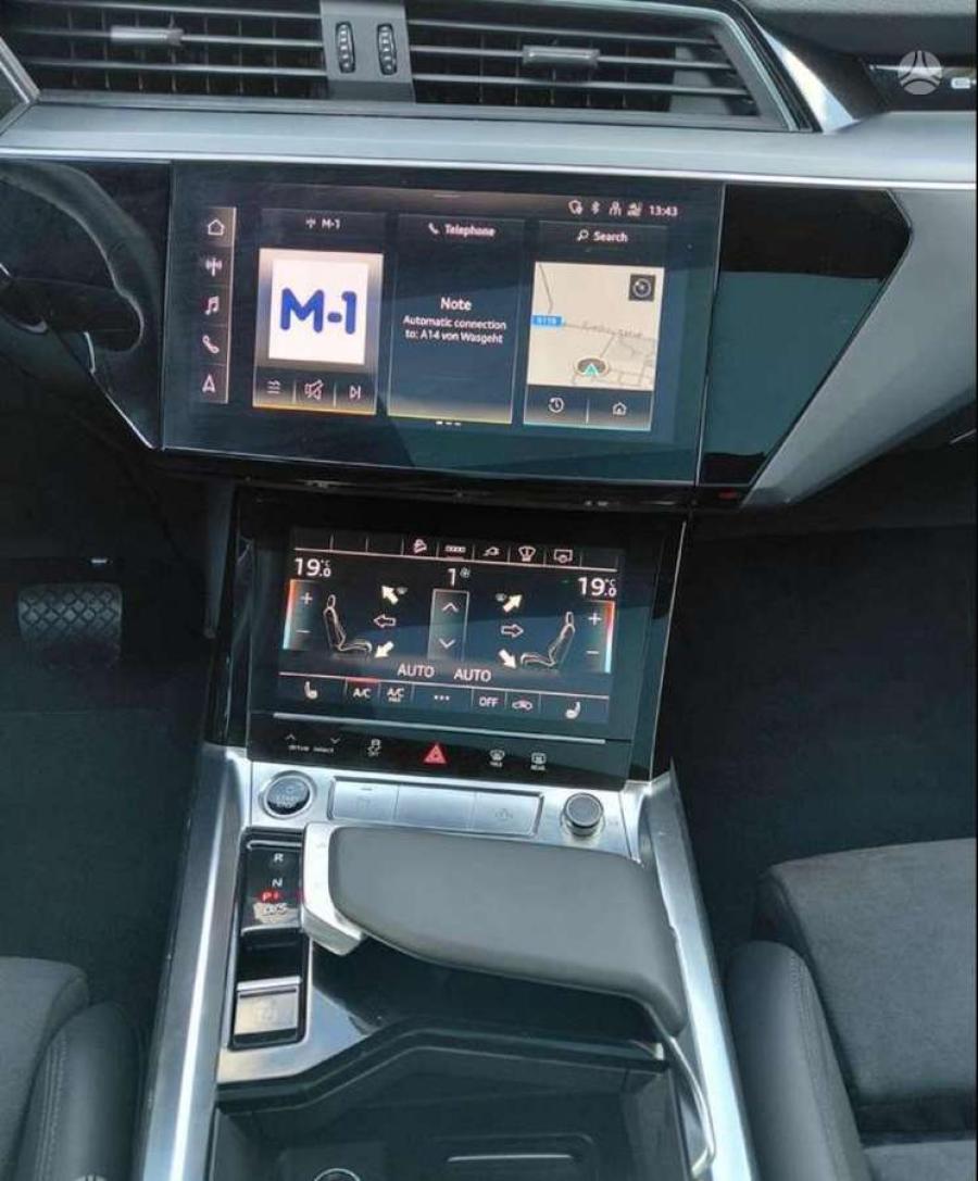 Black Audi E-Tron 2021 in Vilkaviskis, with an engine capacity of 0.00 L and mileage of 58 thousand km for 27400 €, photo 27 on AUTOMOTO.COM.LV