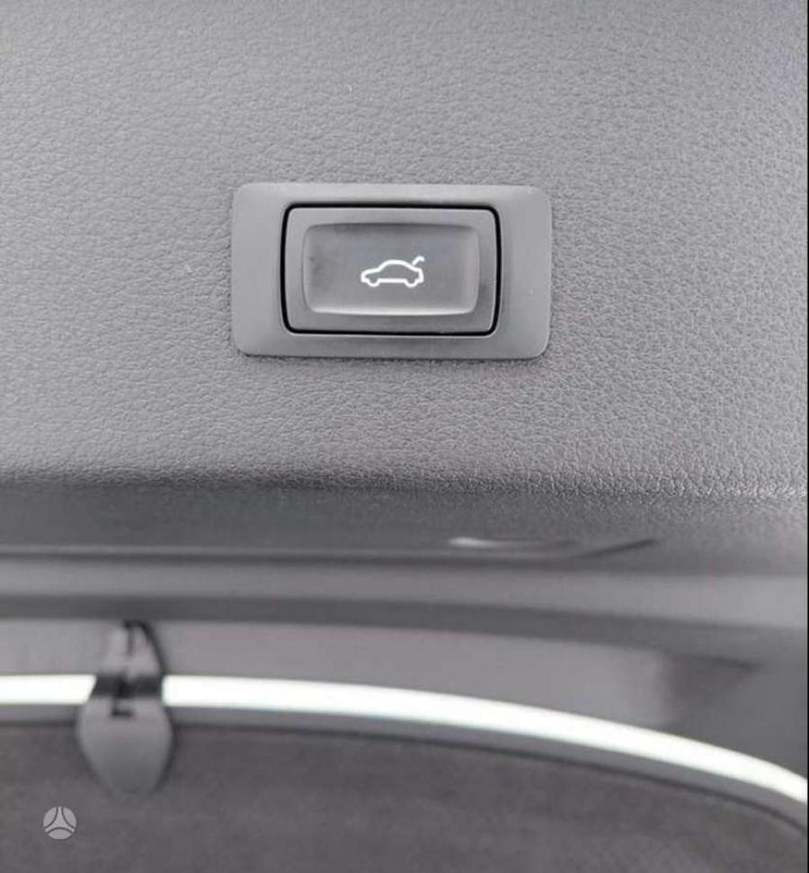 Black Audi E-Tron 2021 in Vilkaviskis, with an engine capacity of 0.00 L and mileage of 58 thousand km for 27400 €, photo 35 on AUTOMOTO.COM.LV