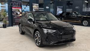 Black Audi E-Tron 2021 in Riga, with an engine capacity of 0.00 L and mileage of 90 thousand km for 33990 €, photo  on AUTOMOTO.COM.LV