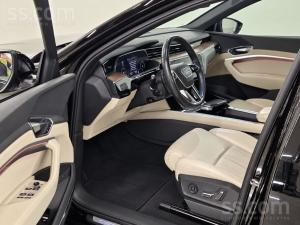 Black Audi E-Tron 2021 in Riga, with an engine capacity of 0.00 L and mileage of 90 thousand km for 33990 €, photo 5 on AUTOMOTO.COM.LV