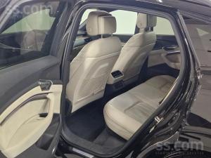 Black Audi E-Tron 2021 in Riga, with an engine capacity of 0.00 L and mileage of 90 thousand km for 33990 €, photo 6 on AUTOMOTO.COM.LV