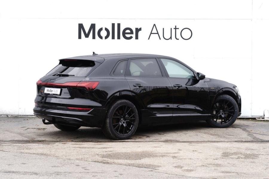 Melns Audi E-Tron 2021 Rīga, ar dzinēja tilpumu 0.00 L un nobraukumu 88 tūkst. km par 32500 €, foto 5 vietnē AUTOMOTO.COM.LV