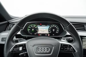 Melns Audi E-Tron 2021 Rīga, ar dzinēja tilpumu 0.00 L un nobraukumu 88 tūkst. km par 32500 €, foto 20 vietnē AUTOMOTO.COM.LV