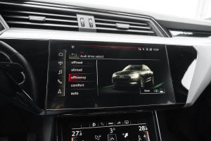 Melns Audi E-Tron 2021 Rīga, ar dzinēja tilpumu 0.00 L un nobraukumu 88 tūkst. km par 32500 €, foto 27 vietnē AUTOMOTO.COM.LV