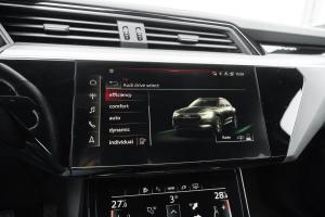Melns Audi E-Tron 2021 Rīga, ar dzinēja tilpumu 0.00 L un nobraukumu 88 tūkst. km par 32500 €, foto 28 vietnē AUTOMOTO.COM.LV