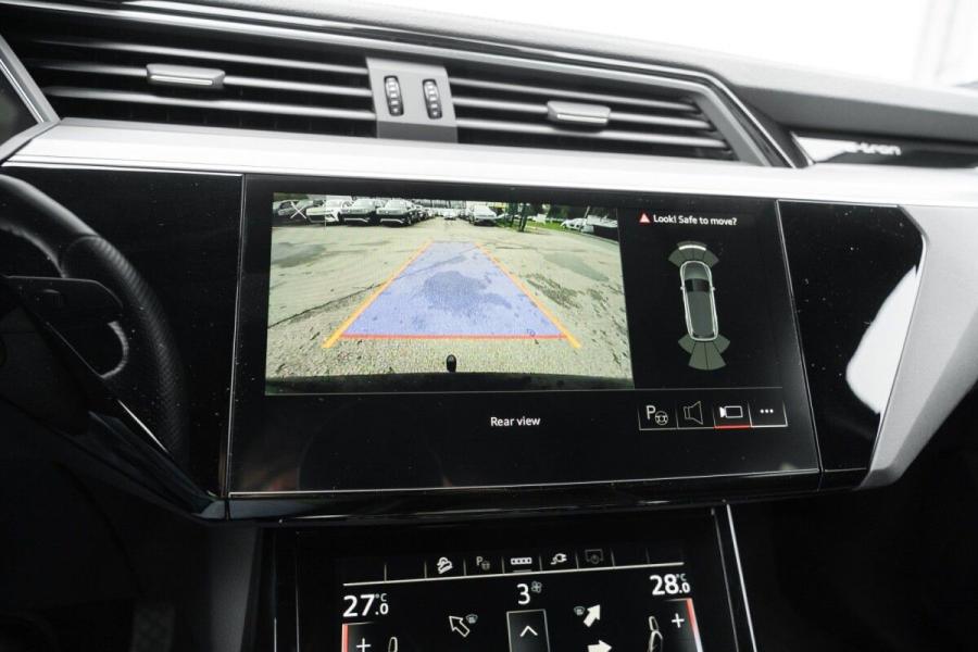 Melns Audi E-Tron 2021 Rīga, ar dzinēja tilpumu 0.00 L un nobraukumu 88 tūkst. km par 32500 €, foto 33 vietnē AUTOMOTO.COM.LV