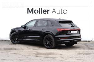 Black Audi E-Tron 2021 in Riga, with an engine capacity of 0.00 L and mileage of 88 thousand km for 32500 €, photo 4 on AUTOMOTO.COM.LV