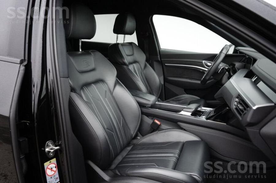 Black Audi E-Tron 2021 in Riga, with an engine capacity of 0.00 L and mileage of 88 thousand km for 32500 €, photo 8 on AUTOMOTO.COM.LV