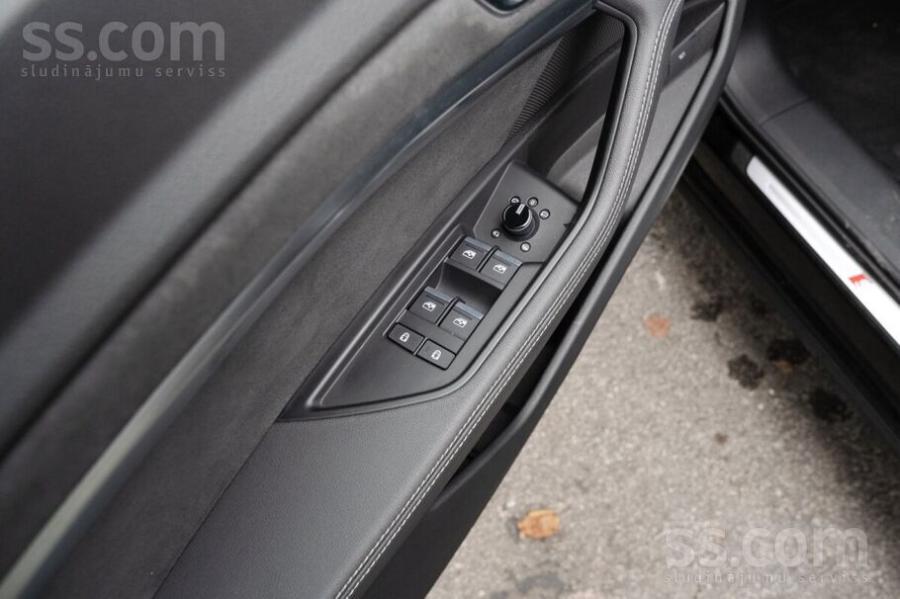 Black Audi E-Tron 2021 in Riga, with an engine capacity of 0.00 L and mileage of 88 thousand km for 32500 €, photo 12 on AUTOMOTO.COM.LV