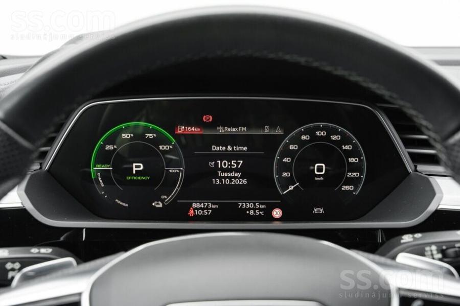 Black Audi E-Tron 2021 in Riga, with an engine capacity of 0.00 L and mileage of 88 thousand km for 32500 €, photo 18 on AUTOMOTO.COM.LV
