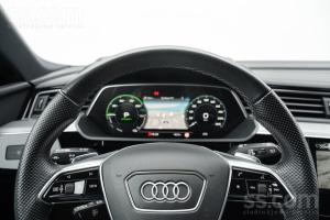 Black Audi E-Tron 2021 in Riga, with an engine capacity of 0.00 L and mileage of 88 thousand km for 32500 €, photo 20 on AUTOMOTO.COM.LV