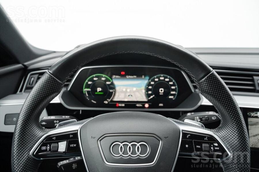 Black Audi E-Tron 2021 in Riga, with an engine capacity of 0.00 L and mileage of 88 thousand km for 32500 €, photo 20 on AUTOMOTO.COM.LV