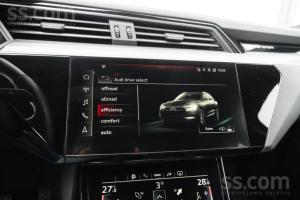 Black Audi E-Tron 2021 in Riga, with an engine capacity of 0.00 L and mileage of 88 thousand km for 32500 €, photo 27 on AUTOMOTO.COM.LV