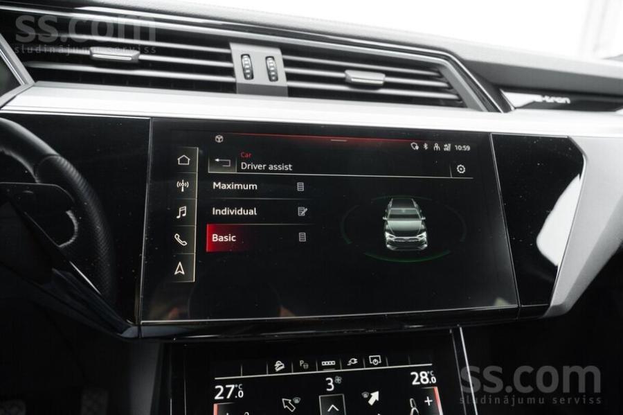 Black Audi E-Tron 2021 in Riga, with an engine capacity of 0.00 L and mileage of 88 thousand km for 32500 €, photo 29 on AUTOMOTO.COM.LV