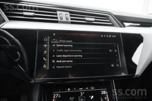 Black Audi E-Tron 2021 in Riga, with an engine capacity of 0.00 L and mileage of 88 thousand km for 32500 €, photo 30 on AUTOMOTO.COM.LV