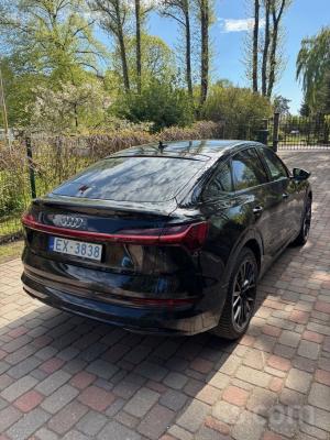 Melns Audi E-Tron 2022 Rīga, ar dzinēja tilpumu 0.00 L un nobraukumu 28 tūkst. km par 44900 €, foto 2 vietnē AUTOMOTO.COM.LV