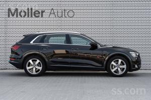 Melns Audi E-Tron 2022 Rīga, ar dzinēja tilpumu 0.00 L un nobraukumu 30 tūkst. km par 39700 €, foto 5 vietnē AUTOMOTO.COM.LV