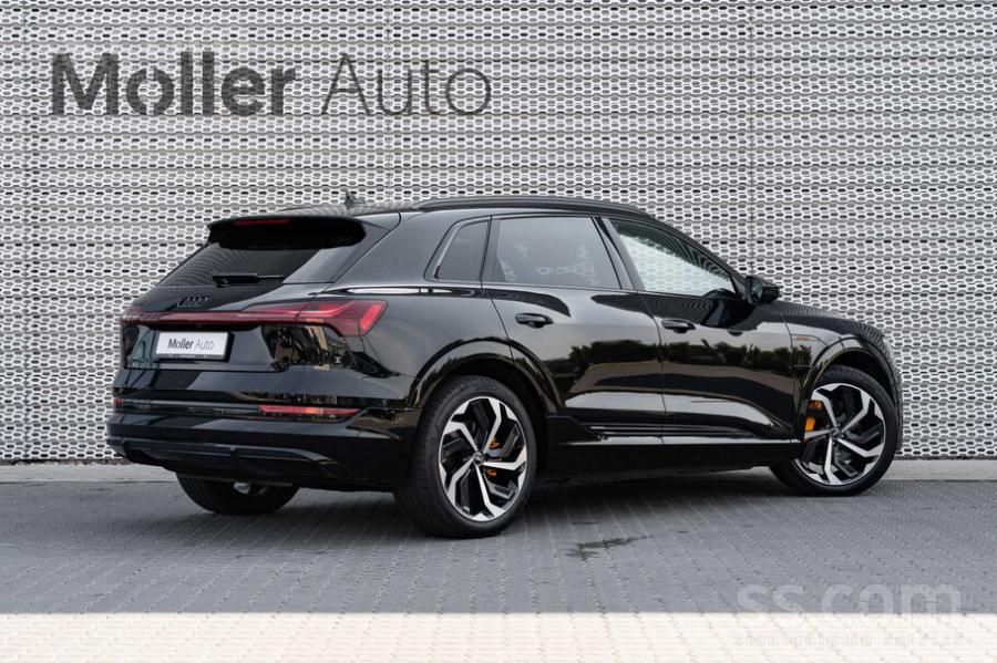 Melns Audi E-Tron 2022 Rīga, ar dzinēja tilpumu 0.00 L un nobraukumu 68 tūkst. km par 47000 €, foto 4 vietnē AUTOMOTO.COM.LV
