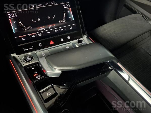 Черный Ауди E-Tron 2022 в Рига, объемом двигателя 0.00 л и пробегом 142 тыс. км за 32500 €, фото 11 на AUTOMOTO.COM.LV