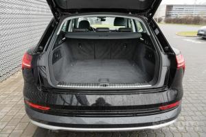 Black Audi E-Tron 2022 in Riga, with an engine capacity of 0.00 L and mileage of 57 thousand km for 34900 €, photo 29 on AUTOMOTO.COM.LV