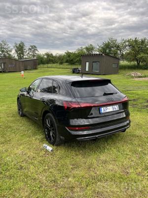 Black Audi E-Tron 2022 in Daugavpils, with an engine capacity of 0.00 L and mileage of 65 thousand km for 42500 €, photo 18 on AUTOMOTO.COM.LV