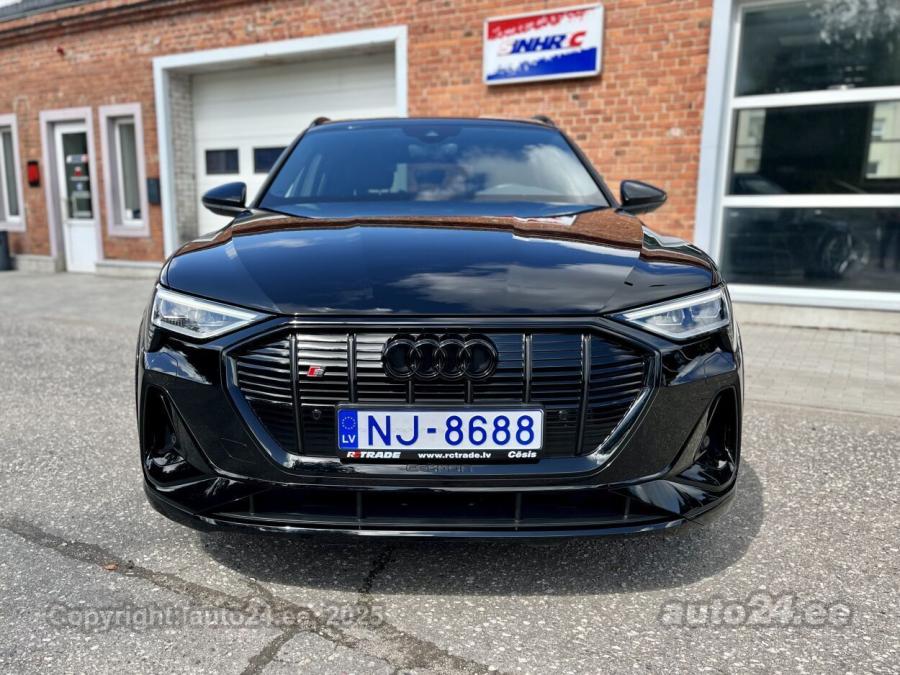 Melns Audi E-Tron 2022 Cēsis, ar dzinēja tilpumu 0.00 L un nobraukumu 52 tūkst. km par 45880 €, foto 2 vietnē AUTOMOTO.COM.LV