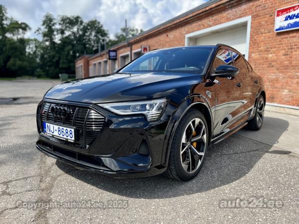 Melns Audi E-Tron 2022 Cēsis, ar dzinēja tilpumu 0.00 L un nobraukumu 52 tūkst. km par 45880 €, foto 3 vietnē AUTOMOTO.COM.LV