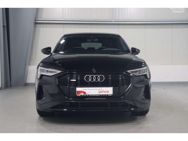 Black Audi E-Tron 2022 in Kaunas, with an engine capacity of 0.00 L and mileage of 51 thousand km for 32566 €, photo 2 on AUTOMOTO.COM.LV