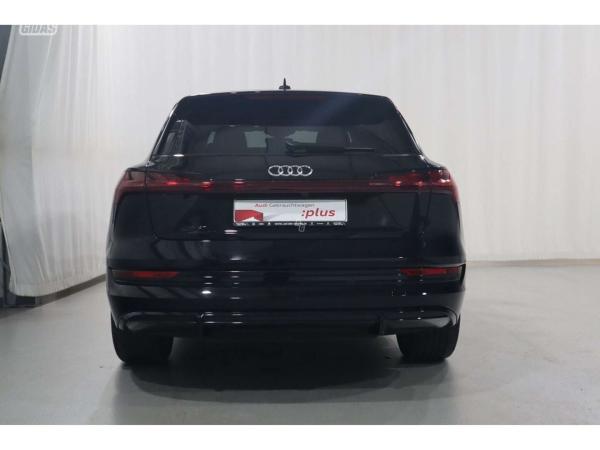 Black Audi E-Tron 2022 in Kaunas, with an engine capacity of 0.00 L and mileage of 51 thousand km for 32566 €, photo 4 on AUTOMOTO.COM.LV