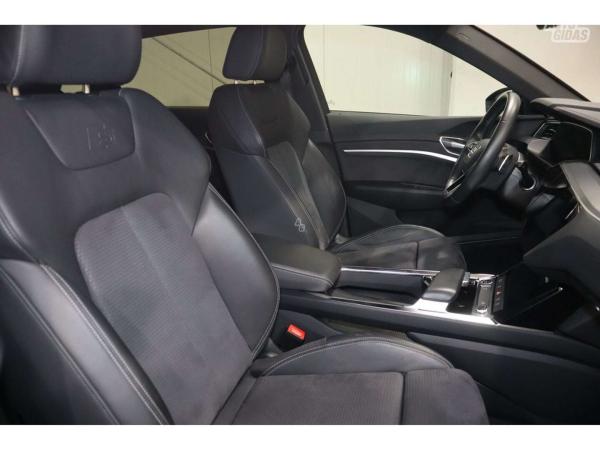 Black Audi E-Tron 2022 in Kaunas, with an engine capacity of 0.00 L and mileage of 51 thousand km for 32566 €, photo 9 on AUTOMOTO.COM.LV