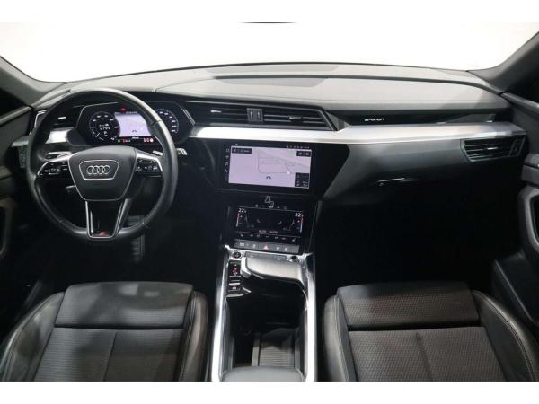 Black Audi E-Tron 2022 in Kaunas, with an engine capacity of 0.00 L and mileage of 51 thousand km for 32566 €, photo 10 on AUTOMOTO.COM.LV