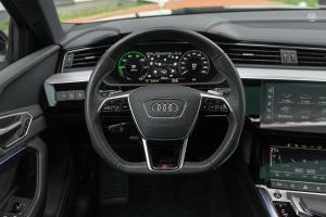 Black Audi E-Tron 2022 in Vilnius, with an engine capacity of 0.00 L and mileage of 41 thousand km for 33450 €, photo 24 on AUTOMOTO.COM.LV