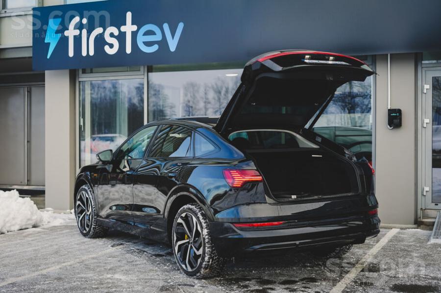 Melns Audi E-Tron 2022 Rīga, ar dzinēja tilpumu 0.00 L un nobraukumu 121 tūkst. km par 33490 €, foto 6 vietnē AUTOMOTO.COM.LV