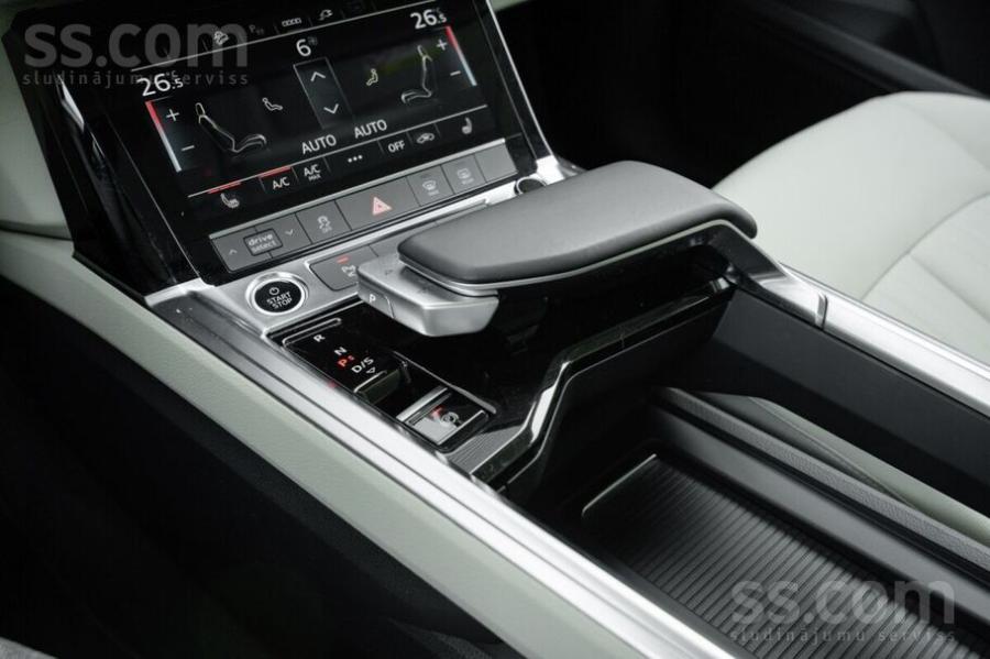 Black Audi E-Tron 2022 in Riga, with an engine capacity of 0.00 L and mileage of 54 thousand km for 34900 €, photo 24 on AUTOMOTO.COM.LV