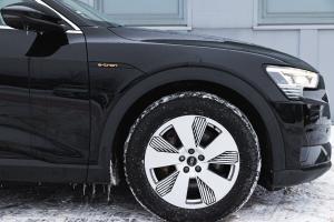 Melns Audi E-Tron 2022 Ventspils, ar dzinēja tilpumu 0.00 L un nobraukumu 74 tūkst. km par 30750 €, foto 9 vietnē AUTOMOTO.COM.LV