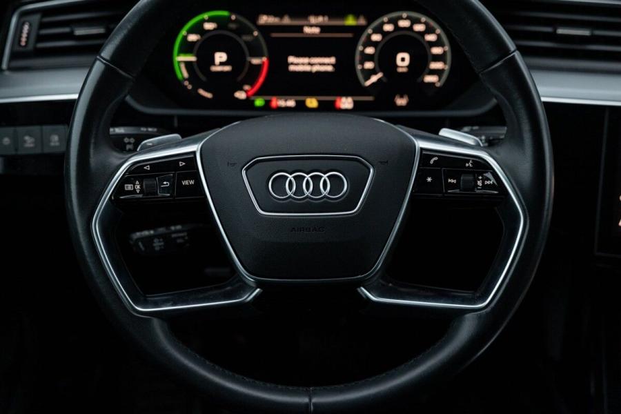 Melns Audi E-Tron 2022 Ventspils, ar dzinēja tilpumu 0.00 L un nobraukumu 74 tūkst. km par 30750 €, foto 21 vietnē AUTOMOTO.COM.LV