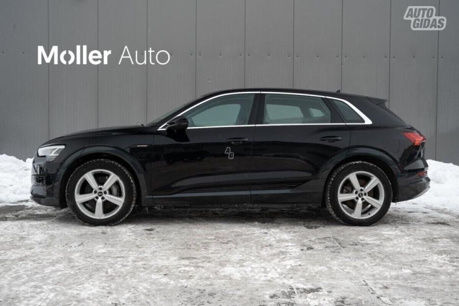 Black Audi E-Tron 2022 in Vilnius, with an engine capacity of 0.00 L and mileage of 46 thousand km for 34900 €, photo 3 on AUTOMOTO.COM.LV